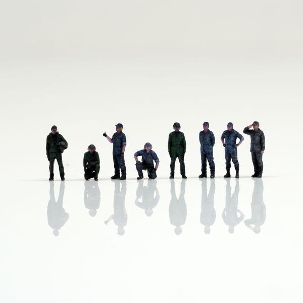 箱庭技研オリジナルフィギュアセットです。同じスケールモデルと合わせてリアルなジオラマシーンを再現することができます。彩色済みのため、すぐに飾ることができ、手軽に楽しんでいただけます。アクリル台座付属しておりますので、お好みで取り付けてくださ...