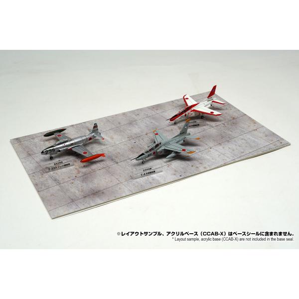 コレクションケースXシリーズに対応するスケールモデル用ベースシールです。別売のアクリルベース（CCAB-X）に貼ってご利用いただくことで、アクリルベース1枚に表裏2パターンでお楽しみいただけます。スケール表記は参考的な目安です。■内容　エア...