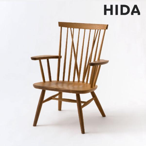 1969年、誕生したマッキンレイチェア。カントリーテイストだった当時のチェアをモダンにリデザインして生まれたニューマッキンレイシリーズ。      安定感と美しいデザインで愛され続けるシリーズです。      座面の上で胡坐をかけるくらいの...