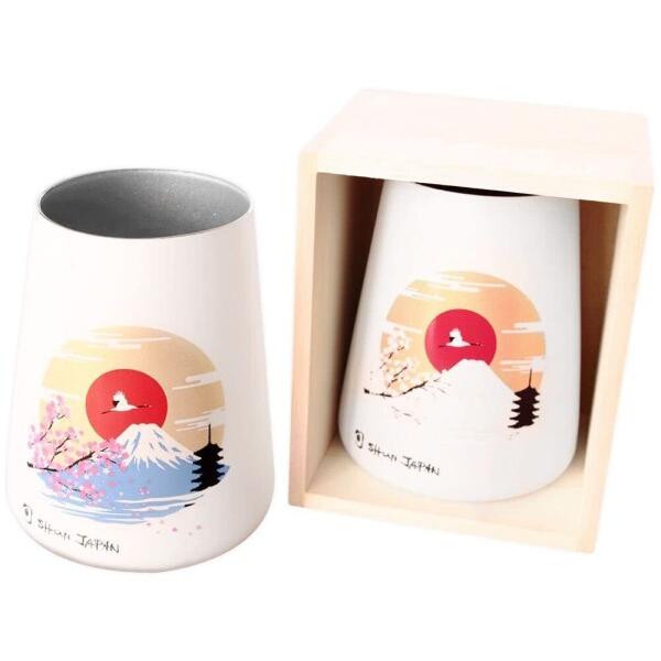 丸モ高木陶器 冷感 富士山 グラス カップ 冷たい飲み物で富士山が色づく 日本製 日本お土産アワード受賞 全国観光土産連盟会長賞受賞 ビール ハイボール 新年会 結婚 誕生日 退職 還暦 お祝い プレゼント 贈り物 ギフト おしゃれ 色が変...