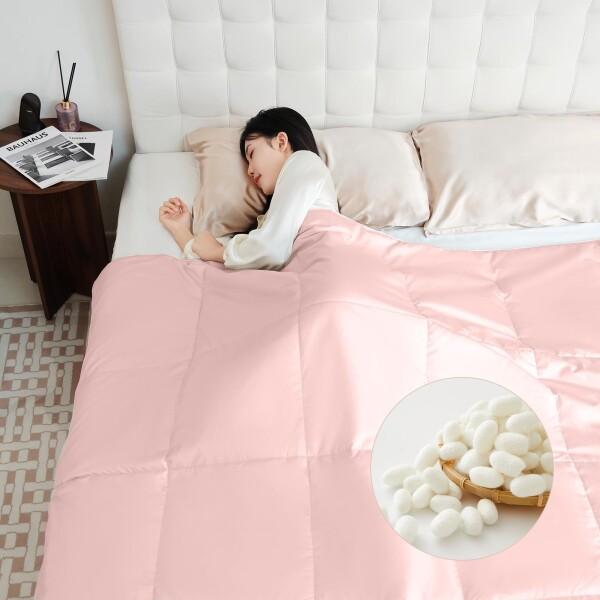 THXSILK シルク掛け布団 真綿布団 肌掛け布団 洗濯機可 100％シルク ソフトタッチ ふんわり なめらか 軽量 抗菌 防ダニ 吸湿 静電気防止 冷感 通気 春夏初秋(ピンク 210*210cm 0.7kg)商品コード：5507354...