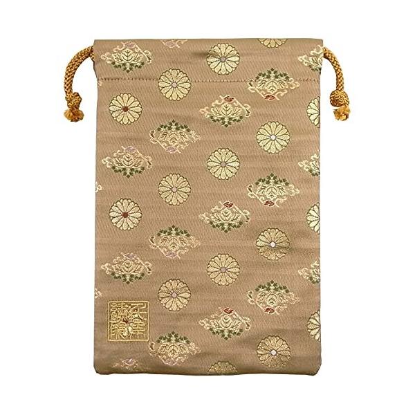 千糸繍院 西陣織 金襴 巾着袋（裏地付き） 金菊桐紋 中サイズ商品コード：55077833502型番：SSKF-082M京都・西陣織の金襴生地で仕上げた当店オリジナルの巾着袋(裏地付き)です。前面左下に当店ロゴ古印文字の刺繍を施しており、職...