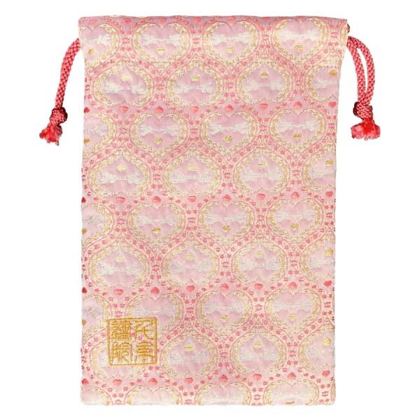 千糸繍院 西陣織 金襴 巾着袋（裏地付き） 桃天使 中サイズ商品コード：55077833544型番：SSKF-047Mカラー：Pink京都・西陣織の金襴生地で仕上げた当店オリジナルの巾着袋(裏地付き)です。前面左下に当店ロゴ古印文字の刺繍を...