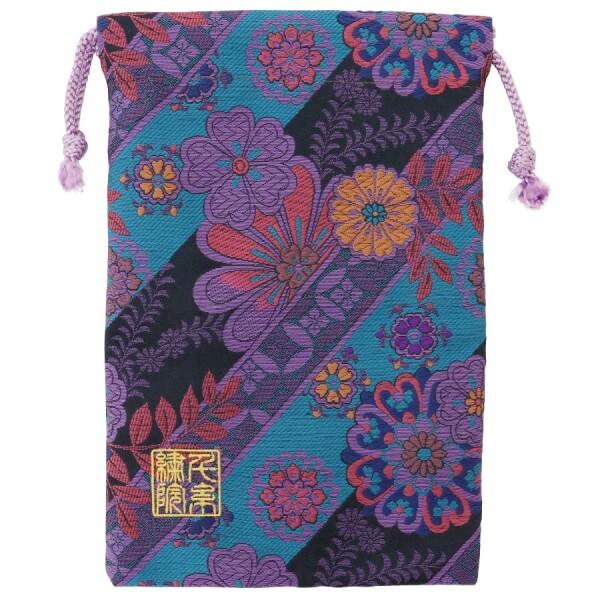 千糸繍院 西陣織 金襴 巾着袋（裏地付き） 紫花露草 中サイズ商品コード：55077833561型番：SSKF-189M京都・西陣織の金襴生地で仕上げた当店オリジナルの巾着袋(裏地付き)です。前面左下に当店ロゴ古印文字の刺繍を施しており、職...