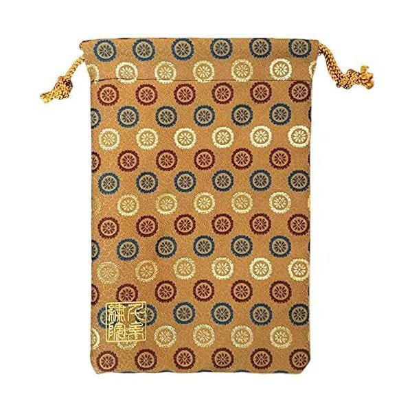 千糸繍院 西陣織 金襴 巾着袋（裏地付き） 芥子丸紋 中サイズ商品コード：55077833583型番：SSKF-095M京都・西陣織の金襴生地で仕上げた当店オリジナルの巾着袋(裏地付き)です。前面左下に当店ロゴ古印文字の刺繍を施しており、職...