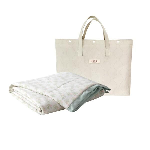 蚕花娘娘 肌掛け布団 ダブル 春夏秋 シルク 掛け布団 軽量ひんやり 薄い 柔らかな 肌触り 掛けふとん 洗える ほこりが出にくい 抗菌防臭 防ダニ通気かけ布団 200*230cm 森の緑の世界商品コード：55077839888型番：ZCY...