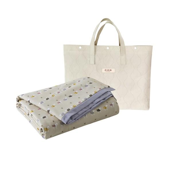 蚕花娘娘 肌掛け布団 ダブル 春夏秋 シルク 掛け布団 軽量ひんやり 薄い 柔らかな 肌触り 掛けふとん 洗える ほこりが出にくい 抗菌防臭 防ダニ通気かけ布団 200*230cm 夏の馬が疾走る商品コード：55077839889型番：ZC...