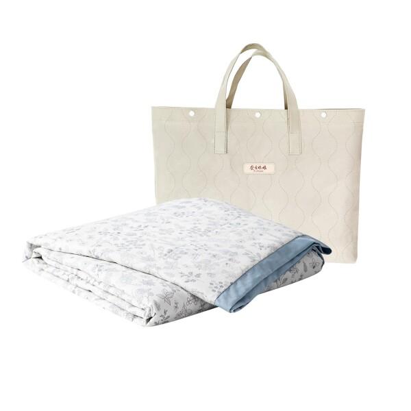 蚕花娘娘 肌掛け布団 ダブル 春夏秋 シルク 掛け布団 軽量ひんやり 薄い 柔らかな 肌触り 掛けふとん 洗える ほこりが出にくい 抗菌防臭 防ダニ通気かけ布団 200*230cm 静かな海の青商品コード：55077839891型番：ZCY...