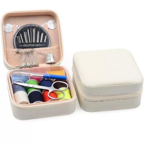 裁縫セット ソーイングセット11色縫い糸あり 裁縫道具セット 携帯式 刺繍/手芸/裁縫 家庭用 小学生 大人用 収納バッグ付き (ホワイト)商品コード：55078135287型番：131458カラー：ホワイト縫製に必要なものすべて - 裁縫...