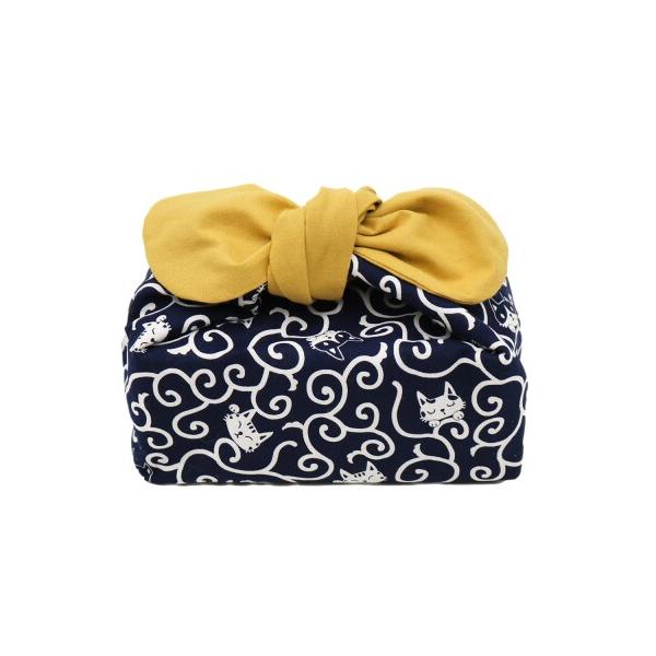 お弁当袋 保冷保温 ランチバッグ 紐なし 結ぶタイプ あづま袋 リボン 和柄猫 (ネコ唐草 紺)商品コード：55079290090型番：LB1カラー：ネコ唐草 紺保冷・保温のお弁当袋で、お洗濯が可能です。一般的な保冷保温シートとは違い、裏に...