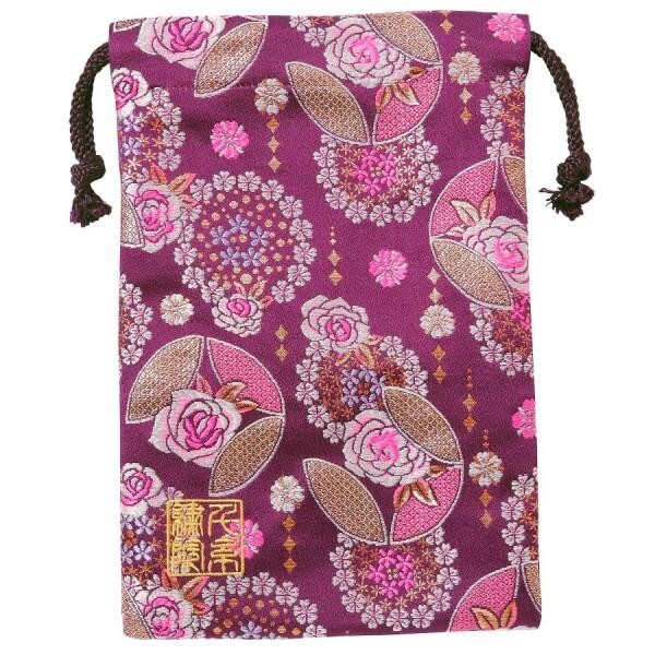 千糸繍院 西陣織 金襴 巾着袋（裏地付き） 紫薔薇冠 中サイズ商品コード：55080859295型番：SSKF-162M京都・西陣織の金襴生地で仕上げた当店オリジナルの巾着袋(裏地付き)です。前面左下に当店ロゴ古印文字の刺繍を施しており、職...