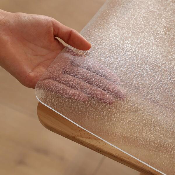Yiwbj テーブルクロス エンボス加工 透明 75x75cm 厚さ2mm PVC製 テーブルマット つや消し 長方形 デスクマット 無臭 ビニール 気泡なし 矩形 テーブルカバー 防水 汚れ防止 撥水加工 (エンボス加工 厚さ2mm, 7...