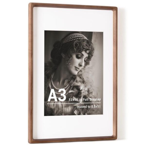 12x18インチ ポスターフレーム 木製 8.5x11マット付き 壁掛け 手作り丸角商品コード：55081205217サイズ：A3カラー：ウォールナット無垢材[米国産のクルミ材] Fun Memoriesの写真フレームは、粗挽き材から手作り...