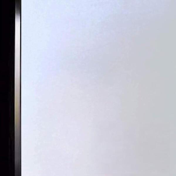DUOFIRE 窓 めかくしシート 窓ガラス目隠しフィルム 目隠しシート 窓 ガラスフィルム 窓 窓用フィルム すりガラス調・インテリア ガラスフィルム 水で貼る・貼り直し可能 断熱遮熱シート UVカット 防虫忌避 飛散防止 艶消し白い色 ...