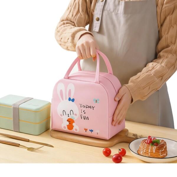 キャラクター弁当です ランチ用お弁当袋です かわいい保温バッグです 学校へ行きます 出勤します ピクニックです 事務室です ご飯の包みを持ってきます トラベル収納アイスパックです(ピンクの白兎です）商品コード：55081433618型番：J...