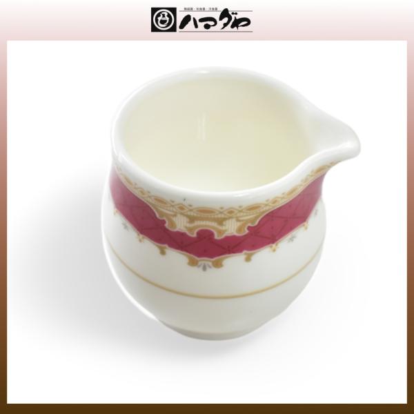 【発売日：2025年10月25日】ノリタケの「ボーンチャイナ スタジオコレクション GRANADA（グラナダ）」は、洗練されたデザインと上質な素材が融合した洋食器シリーズのひとつです。「GRANADA」はスペインの都市名に由来し、異国情緒を...