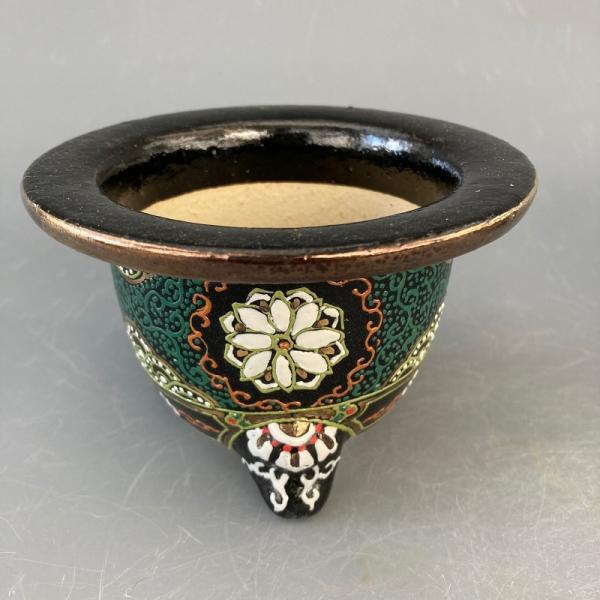 お手持ちの富貴蘭がワンランクアップ！外国の方へのプレゼントにもどうぞ。三河本楽鉢　愛楽園製　梅花氏作