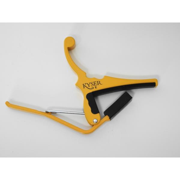 素早く装着できるカイザーカポKyserと Fender とのコラボレート商品です。