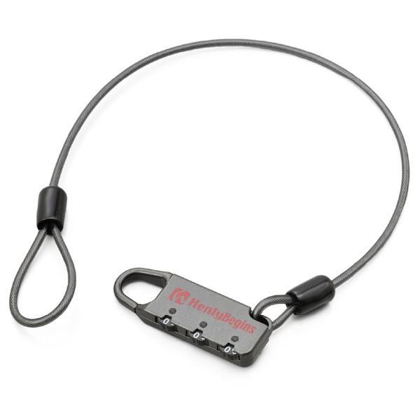 【適合】汎用　【商品説明】ヘルメットやバッグ、ジャケットのいたずら抑止に。 ●HenlyBeginsバッグのファスナー穴に対応した南京錠。 ●ワイヤー先端のループをロック本体が通せることで、用途にあわせたロックが可能。 ●ヘッドは360度回...