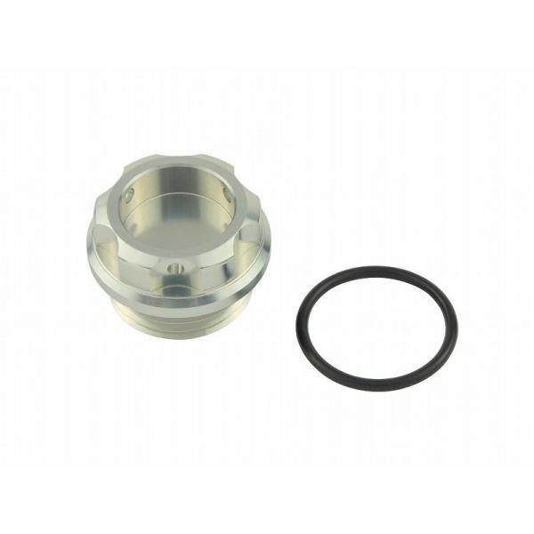 【適合】汎用　【商品説明】シンプルなデザインでワンポイントのドレスアップに最適 ●アルミ削り出しアルマイト仕上げ ●ワイヤリングホール3ヶ所 ●Oリング付属 ●サイズ：M24XP2.0 ●※純正フィラーキャップにオイルレベルゲージが付いた車...