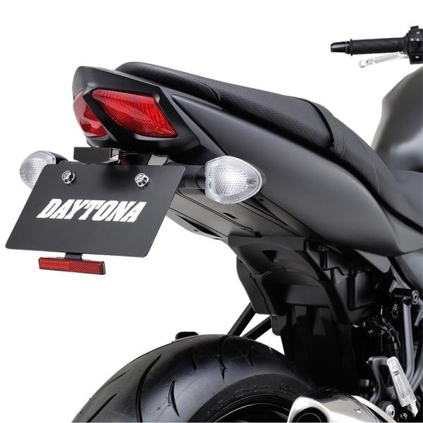【適合車種】SV650ABS　【適合年式】16年　【商品説明】LEDライセンスランプ、スリムリフレクター ●カラー：アルミ製ブラックアルマイト ●軽量＆コンパクトで純正ウインカー対応フェンダーレスキット。 ●専用取付ステーと付属のLEDライ...