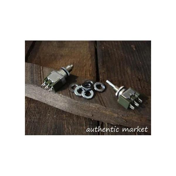 防水のトグル/プッシュ スイッチ用の丸ナットです。カスタムスイッチボックスに固定する為の化粧ナットです。トグルスイッチをご購入の際にはこちらも必ずどうぞ。※ナットのみです。スイッチ本体は商品に含まれません。ご注意下さい。【品名】トグル/プッ...