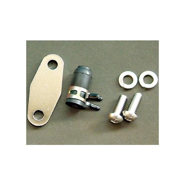 2次吸気装置取り外し後の穴を塞ぐプレートとゴムキャップのセットです。●レーシングキャブレター等に交換し、AIS（2次吸気装置）を使用しない場合等にご利用ください。【品名】AISキャンセルプレート 2001-2008年式　【型番】P7-010...