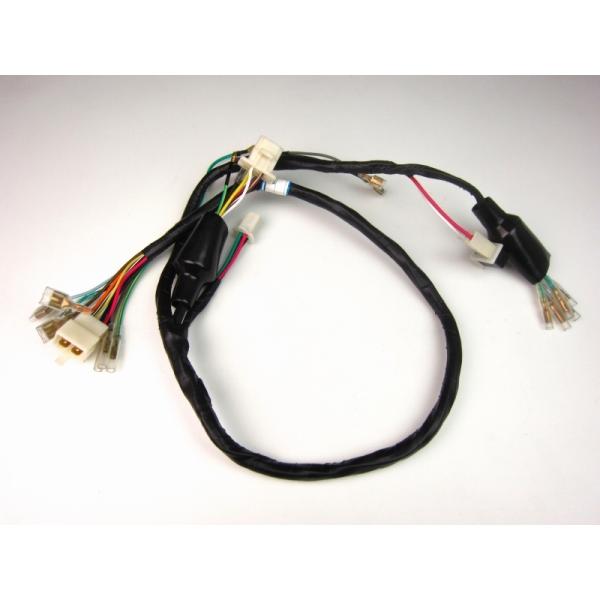 【適合車種】6Vモンキー　【商品説明】6Vモンキー用メインハーネスです。 ●キーカプラーは長方形（250型メス）タイプです。 ●エンジン配線は4極（ポイント点火方式）です。 ●バッテリー配線は4極端子カプラー（110型オス）です。 ●整流器...