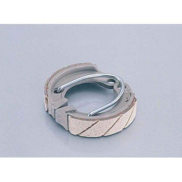 【適合】汎用　【商品説明】高温時でも変質の少ないグリップの良い特殊ライニング材を採用。ライニング表面に溝を設置（一部のシューを除く）することにより、冷却効果を高めて粉塵をたまりにくくし、ブレーキの効きを持続させます。 ●※ブレーキシューは消...