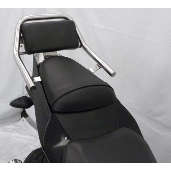 【適合車種】GSX250R　【適合型式】車体型式：2BK-DN11A、エンジン型式：J517　【商品説明】安心して安全にタンデム走行ができる機能面を重視した商品です。 ●急発進時、横揺れ時、ブレーキング時の転落を防止し、子供から大人までしっ...