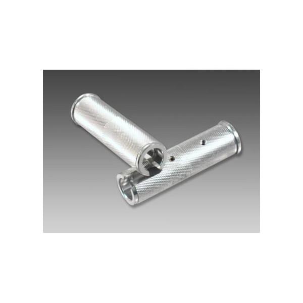 ・モンキー＆ゴリラ／アルミCNCフットステップです。・純正のバーラバーステップを取り外し、取り付けるだけの簡単シンプルなカスタムパーツです。カスタムパーツの必需品の1つです。※ステップ本体は付属のボルトで2箇所を固定します。【品名】アルミC...