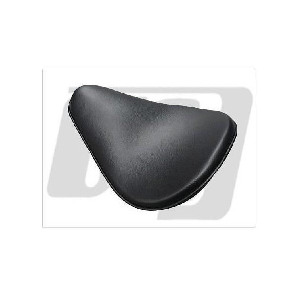 後方アップ 　合皮（縦約310ｍｍ　ｘ　横約240ｍｍ）　リア2本ボルトピッチ約180ｍｍ　鉄板も厚めです。オススメです。リジットフレーム車輌・ショベル・ソフテイルなどのカスタム車輌に。合せてシートブラケットもどうぞ。【品名】ソロシートブラ...