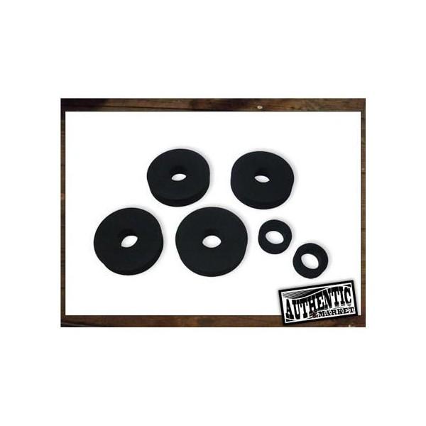 LUCAS VINTAGE MOTORCYCLE PARTS製フランダースのドックボーンライザー用ブッシュです。オリジナルは腰が無くグニャグニャと柔らかいのでウレタンと同硬度のゴムを使用し製作されています。かなりカッチリしますのでお勧めです...