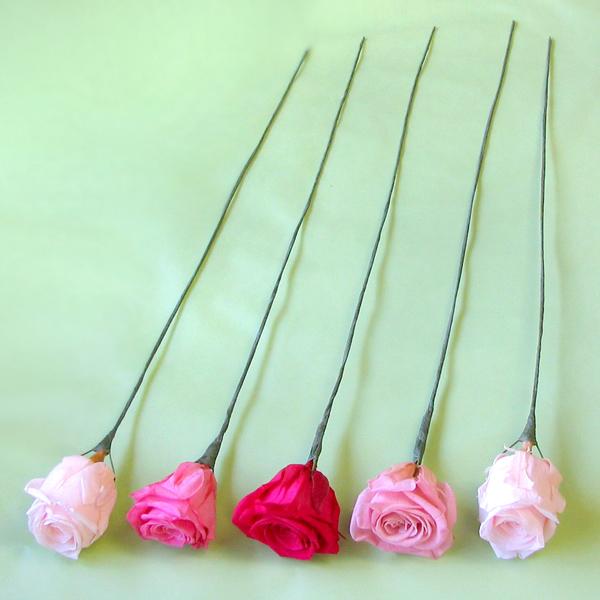 ■サービス・プリザーブドフラワー取扱説明書・簡易ギフト用ラッピング・オリジナルメッセージカード（メッセージカードはご希望の方のみ） ■ご 注 意 ・画像は参考商品です。（価格はバラ1本分となっております）・入荷状況により、花材が多少異なる場...