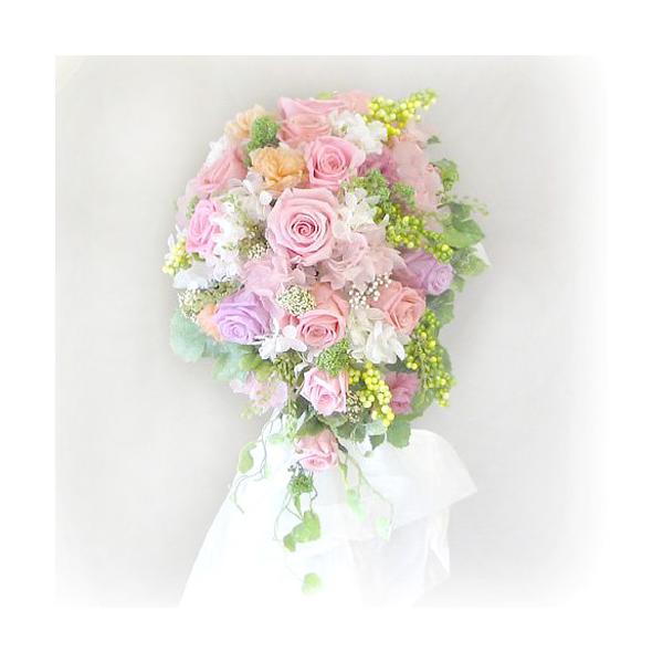 ■形　　態　 オーダーメイドプリザーブドフラワーブーケ ■花 　 材 ・ローズ・カスミソウ・アジサイ・グリーン （以上プリザーブド）・その他小花・リボンなど（オーダーにより花材が異なります） ■サ イ ズ ご相談に応じます　  ■サービス ...