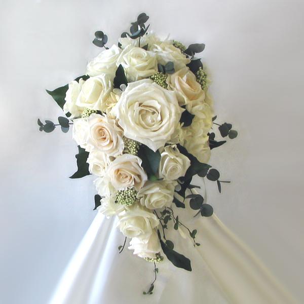 ■形　　態　 オーダーメイドプリザーブドフラワーブーケ ■花 　 材 ・ローズ・アジサイ・ライスフラワー・ユーカリ・グリーン （以上プリザーブド）・その他リボンなど（オーダーにより花材が異なります） ■サ イ ズ 参考画像の商品は約１８×３...