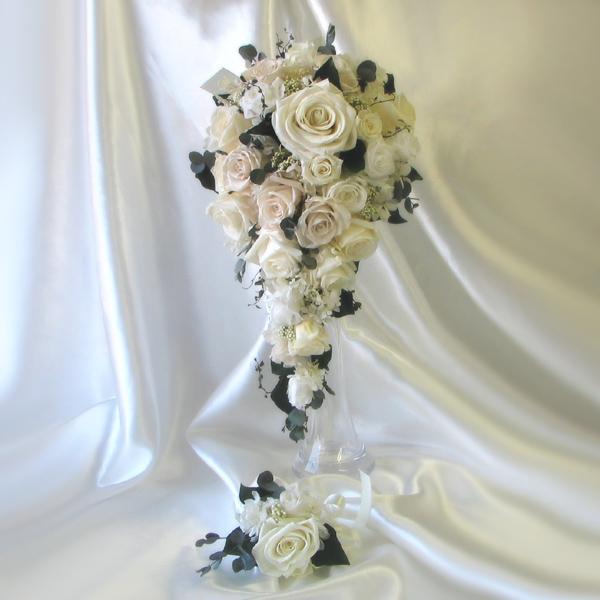 ■形　　態　 オーダーメイドプリザーブドフラワーブーケ ■花 　 材 ・ローズ・アジサイ・ライスフラワー・ユーカリ・グリーン （以上プリザーブド）・その他リボンなど（オーダーにより花材が異なります） ■サ イ ズ 参考画像の商品は約20×3...