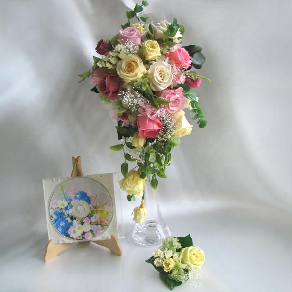 ■形　　態　 オーダーメイドプリザーブドフラワーブーケ ■花 　 材 ・ローズ・カスミソウ・アジサイ （以上プリザーブド）・その他・グリーン（フェイク）小花・リボンなど（オーダーにより花材が異なります） ■サ イ ズ 参考画像の商品は約１８...