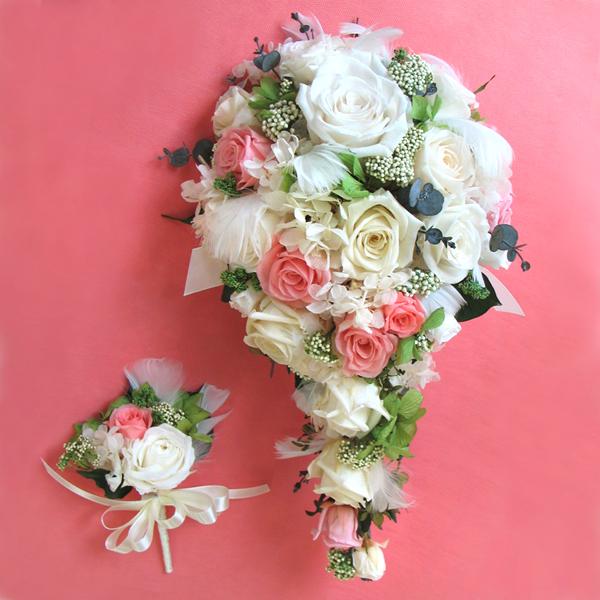 ■形　　態　 オーダーメイドプリザーブドフラワーブーケ ■花 　 材 ・ローズ・カスミソウ・グリーン （以上プリザーブド）・その他・リボンなど（オーダーにより花材が異なります） ■サ イ ズ 参考画像の商品は約20×40cm■サービス・プリ...