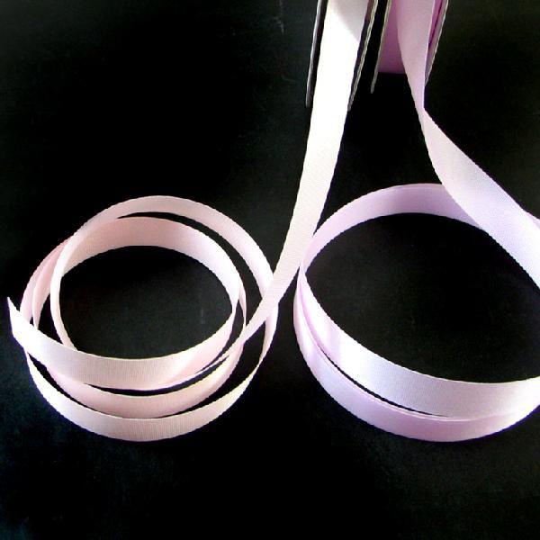 ■形　　態　 サテンリボン ■花 　 材 ・リボン■サ イ ズ 幅13mm×2m ・入荷状況により、花材が多少異なる場合がございます。ご了承下さい。 ・ご要望は注文フォームのご要望欄にご記入ください。