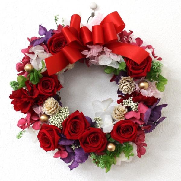 ■形　　態　 プリザーブドフラワーリース■花 　 材 ・ローズ・アジサイ・ライスフラワー・ストーべグリーン(以上プリザーブド）その他：リボン・ゴールドボールピック他■サイズ直径約20cm■サービス・プリザーブドフラワー取扱説明書・ギフト用ラ...