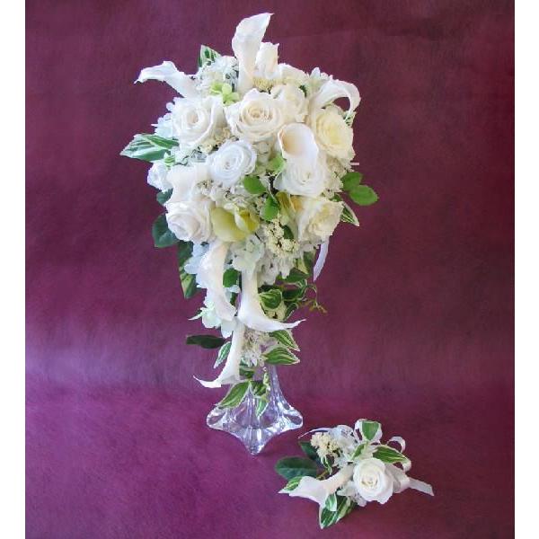 ■形　　態　 オーダーメイドブーケ ■花 　 材 ・カラー・ローズ・アジサイ（プリザ）・グリーン（造花）・その他小花・リボン（オーダーにより花材が異なります） ■サ イ ズ 参考画像の商品は約20〜25×35〜40cm■サービス ・プリザー...