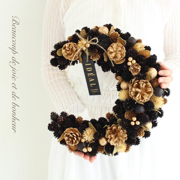 Lサイズリースは存在感があり、華やかな印象です。お祝いのギフトからご自宅用に様々な場面でお選びいただいております。リース上部に紐がついておりますので、壁掛け時は画びょうやフックなどに吊るして飾っていただけます。◆リースサイズ直径 約 33c...