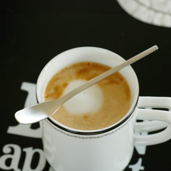 パルマ コーヒーマドラー 11.5cm シルバーすっきりシンプルなデザインで使いやすい！パルマ　コーヒーマドラーです。飲み物をかき混ぜるの以外にも、アミューズやプチデザート等のスプーンとしてもご使用いただけます。【内容量】1本【サイズ】全長...