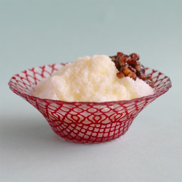 ハナ サラダボウル レッド ガラス側面の繊細なカットに印象深い彩色を施したガラスのボウルです。オリエンタルな雰囲気で素敵ですよ。【内容量】1個【サイズ】直径15.3cm×高さ5.6cm 重量：305g※ガラス製　トルコ製※電子レンジ・食器洗...