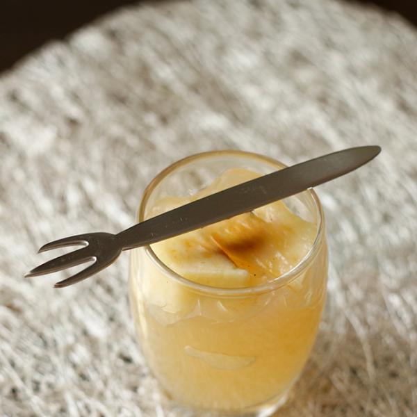 オードブルピン トリデンテ ピックフォーク 9cm シルバーすっきりシンプル！小さなサイズのカトラリー。トライデント（三叉槍）がお洒落なカクテルピン ピックフォークです♪フルーツやお菓子に、チーズフォンデュにもいいですよ。【内容量】1本【サ...