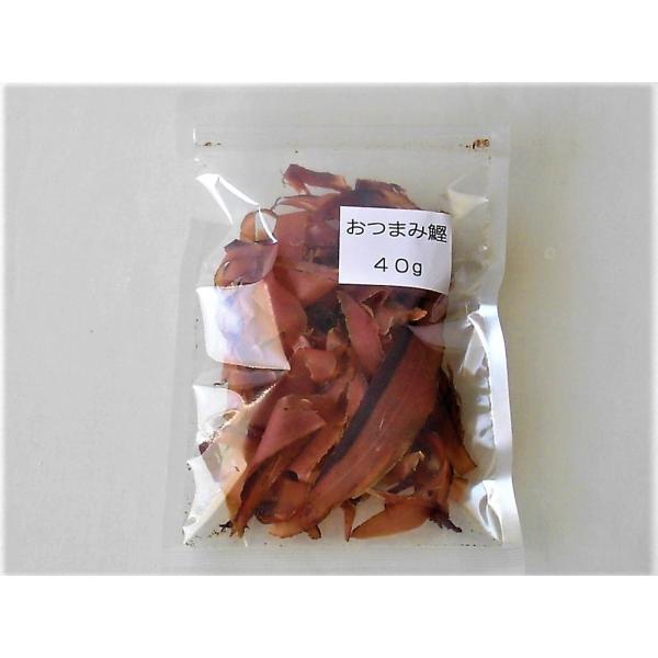 おつまみ用に鰹節を厚く削りました。よく噛んでお召上がりください。酒の肴、お子様のおやつなどに。だし用としてもお使いいただけます。【商品説明】■名称：かつお削り節（厚削り）■原材料名：かつおのふし（鹿児島県製造）■密封の方法：不活性ガス充填・...