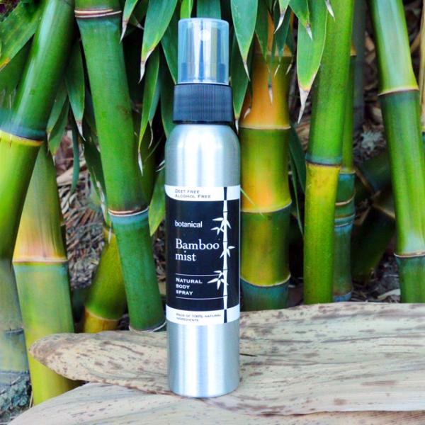 天然成分100％のアウトドアスプレー。ディート(化学合成忌避成分)、エタノール等のアルコール成分、 界面活性剤等の化学物質は一切使用しておりません。■内容量■１００ml(約７２０回分使用可能)■サイズ■３５×３５×１０７mm■原材料・成分■...