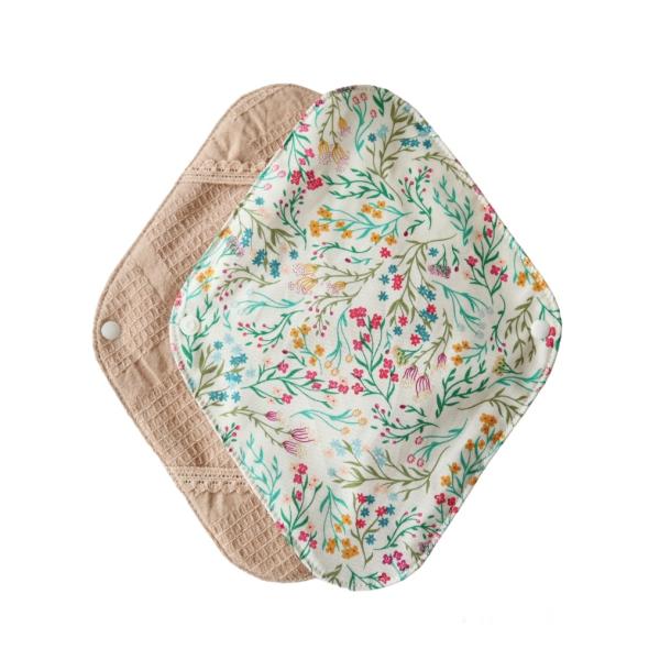 布ナプキンを挟む方の生地は経血が落ちやすいオーガニックコットンなので、万が一ホルダーに経血がついても大丈夫。ゴム付きで、うっかり落としちゃう不便も解消。可愛いレースのゴムも、オーガニックコットンです。■サイズ■広げたサイズ：約２４ｃｍ×約１...