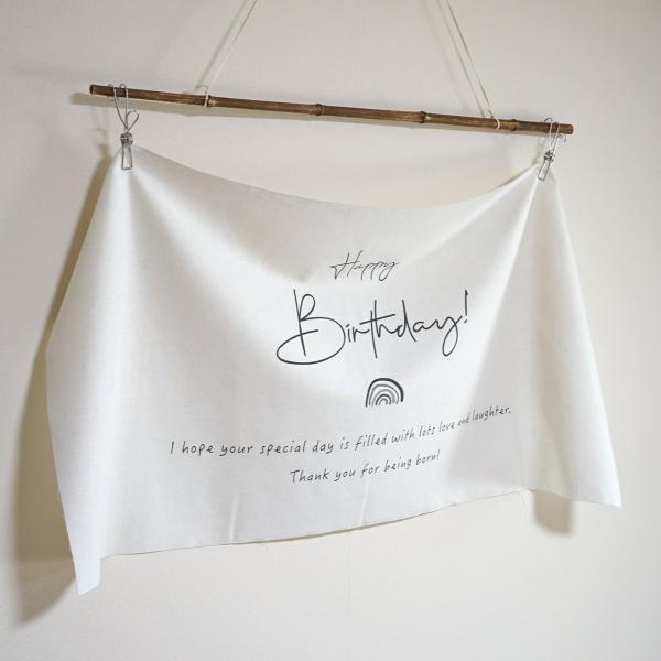 天然素材でハリのあるコットンリネン生地を使ったバースデータペストリーの登場です。おうちフォトに人気のオリジナルデザインタペストリーで可愛く撮影(^з^)-☆誕生日や記念日の準主役として、お子さまはもちろんのことご家族みなさんでお使いいただけ...